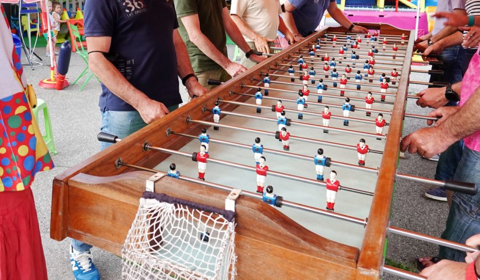 Baby foot géant